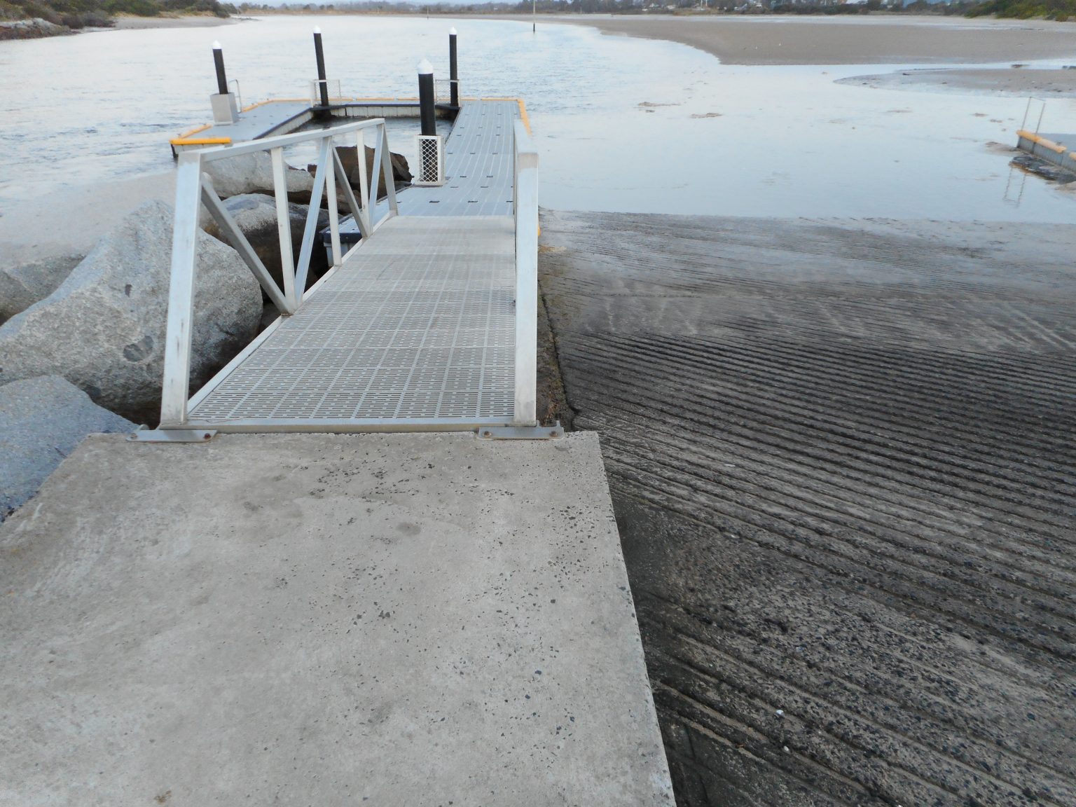 Bridport River Boat Ramp / Pontoon (Trent Water) - Marine and Safety ...
