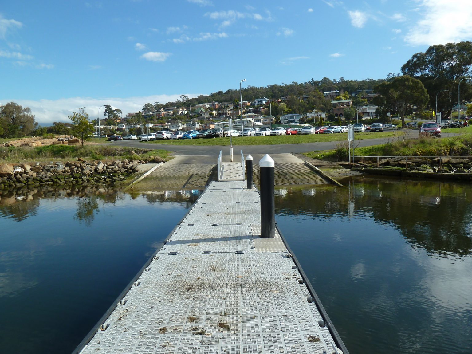 Rosny Boat Ramp / Pontoon - Marine and Safety Tasmania
