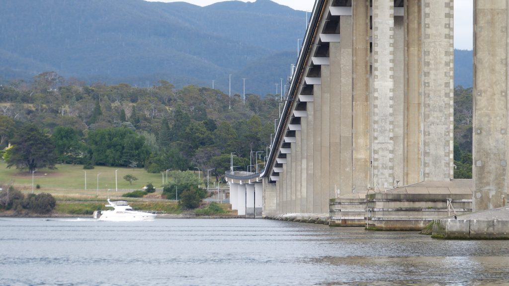 Tasman Bridge, Bowen Bridge and Bridgewater Bridge - Marine and Safety ...